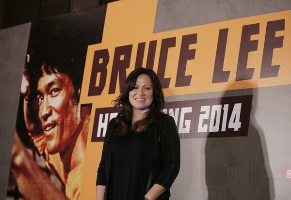 Shannon Lee revela detalhes sobre superação e novo livro